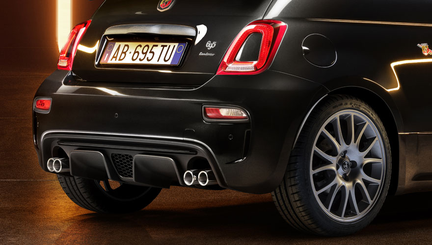 Nieuwe Abarth 695 Turismo - Een nieuwe definitie van stijl | Abarth BE